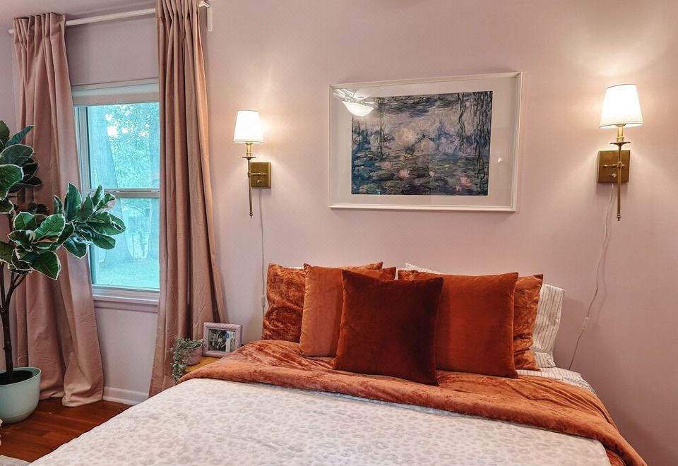 Rainbow Retreat ~ 3-bedroom fun loving home full of color! (Jerome ...