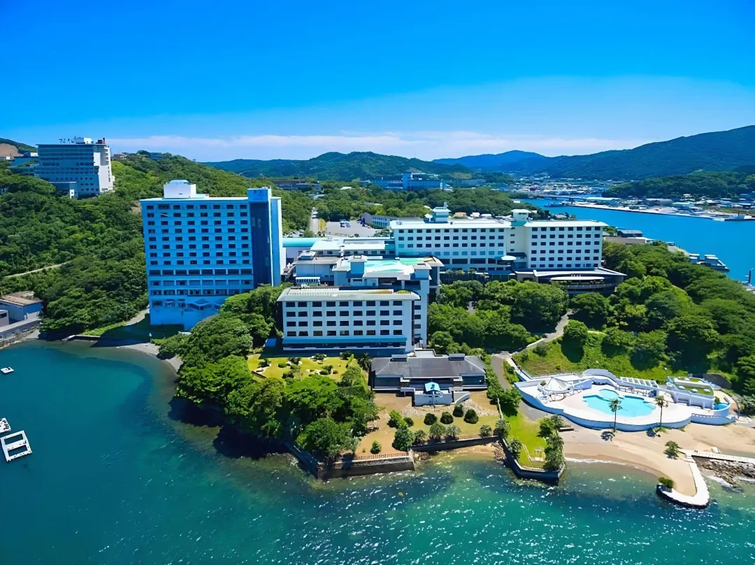 Toba Seaside Hotel - Toba