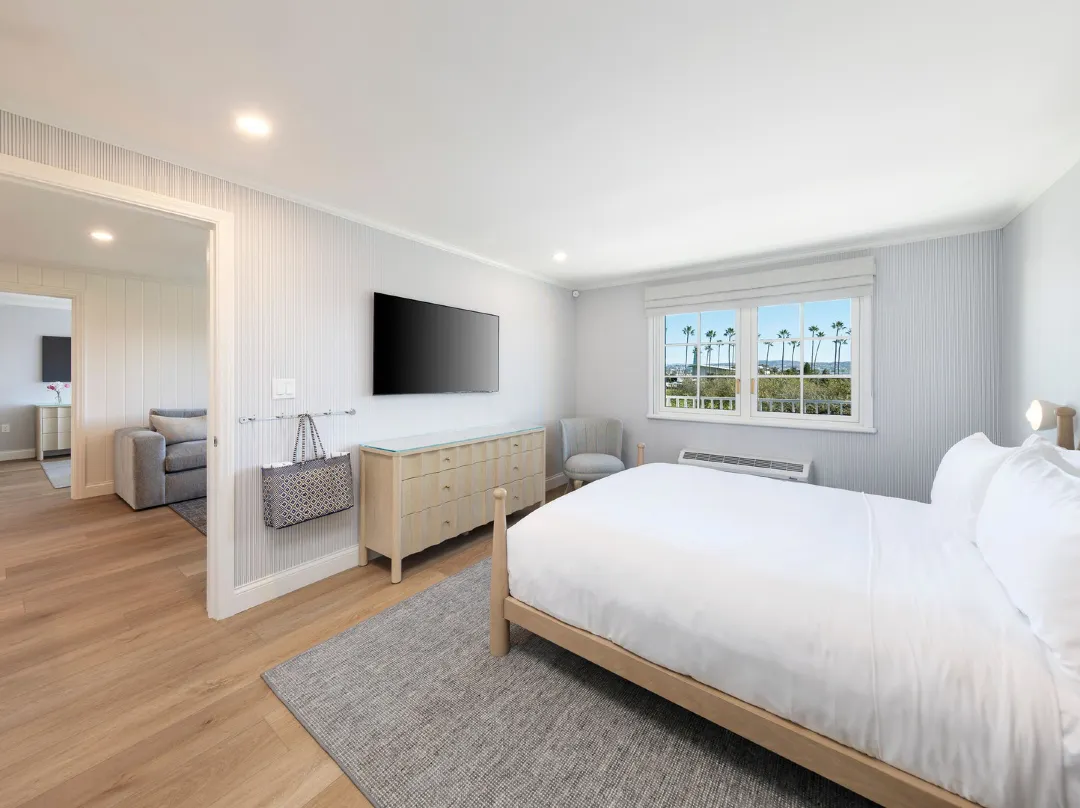 Bay Shores Peninsula Hotel - Newport Beach, CA