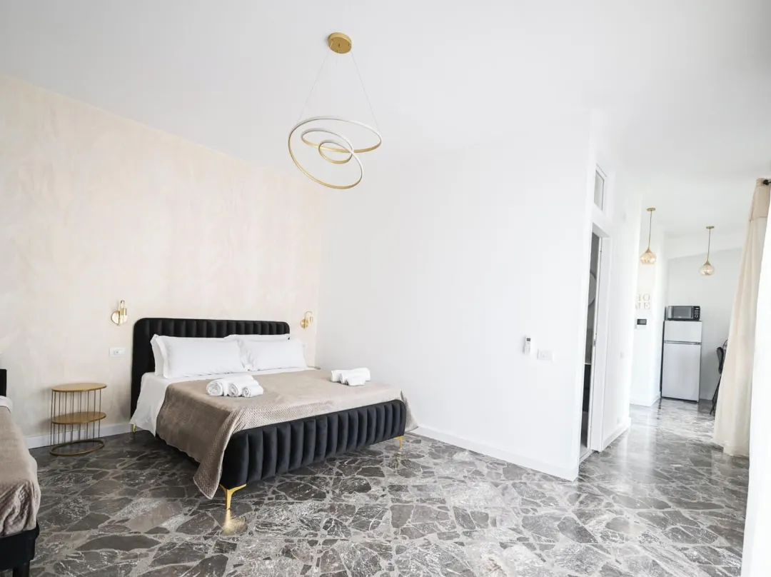 Newhouse Cavour Deluxe - Bari