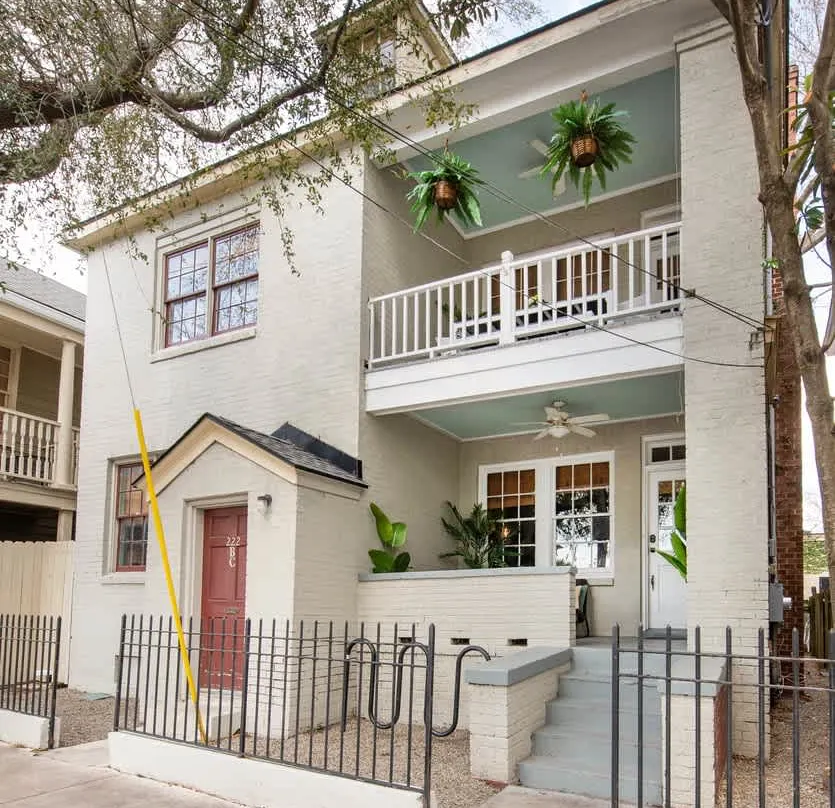 Spacious Suite With Modern Amenities - Charming Elegant Retreat - Charleston, SC