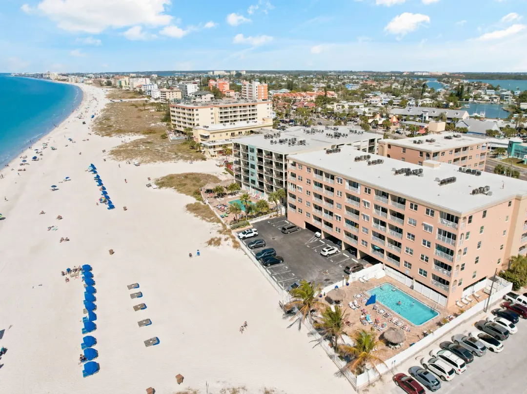 Gulf Views And Spacious Comfort - Inviting Coastal Sanctuary - Treasure Island, FL
