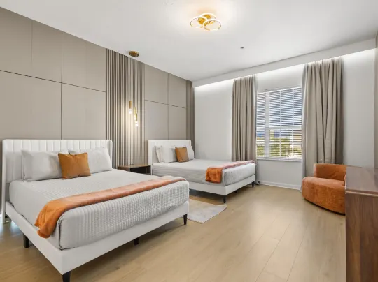 Serene Lake Views And Resort Amenities - Spacious Family Haven - Disaster!, Orlando