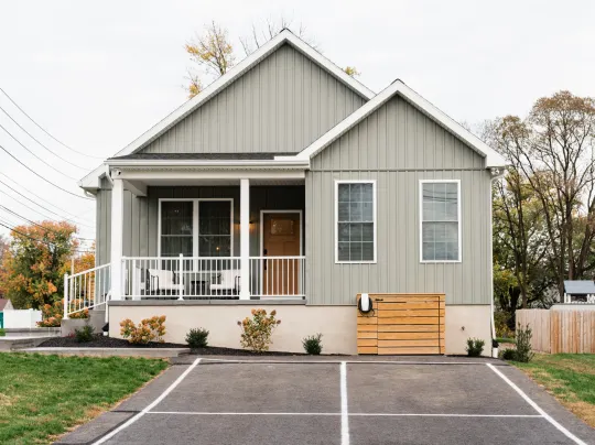 Hot Tub And Outdoor Kitchen - Charming Modern Retreat - Hershey, PA