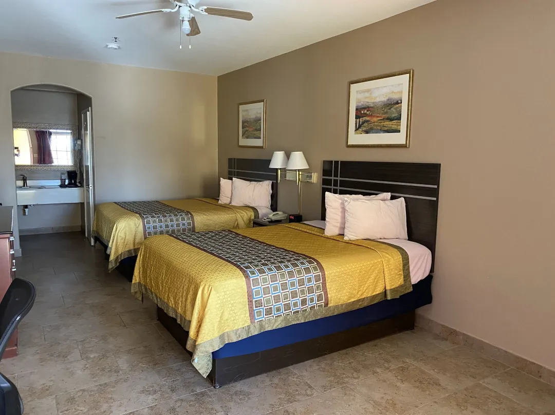 Los Fresnos Inn And Suites - Brownsville, TX