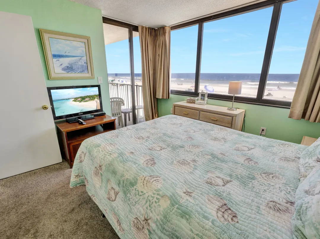 Ocean View Balcony And Exclusive Amenities - Gorgeous Coastal Haven - Myrtle Beach, SC
