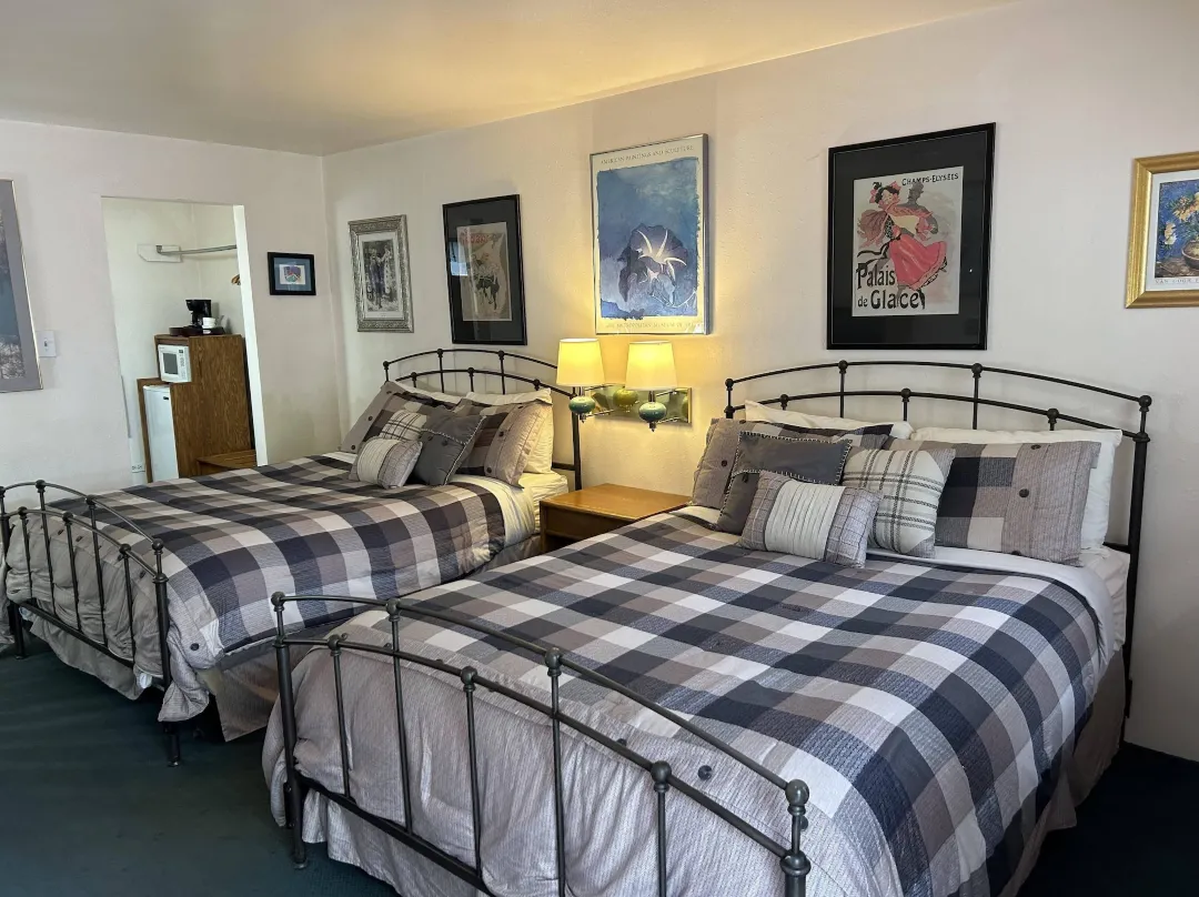 Columbine Inn - Evergreen, CO