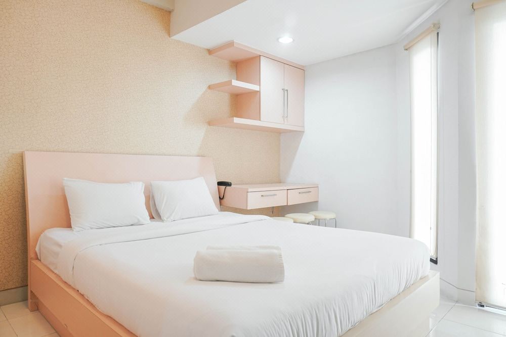 Comfy And Tidy Studio Apartment At Tamansari Sudirman - West Jakarta