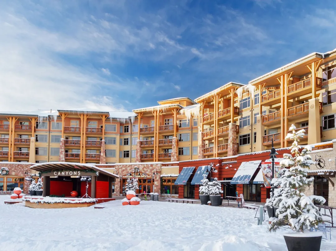 Ski-in/ski-out Access With Balcony And Hot Tubs - Inviting Cozy Retreat - Snowbird, UT