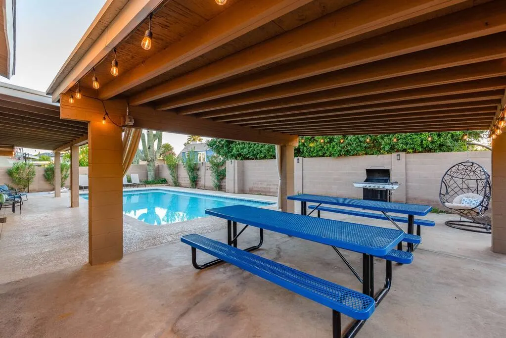 Large Patio And Bbq Area - Spacious, Charming Escape - Scottsdale, AZ