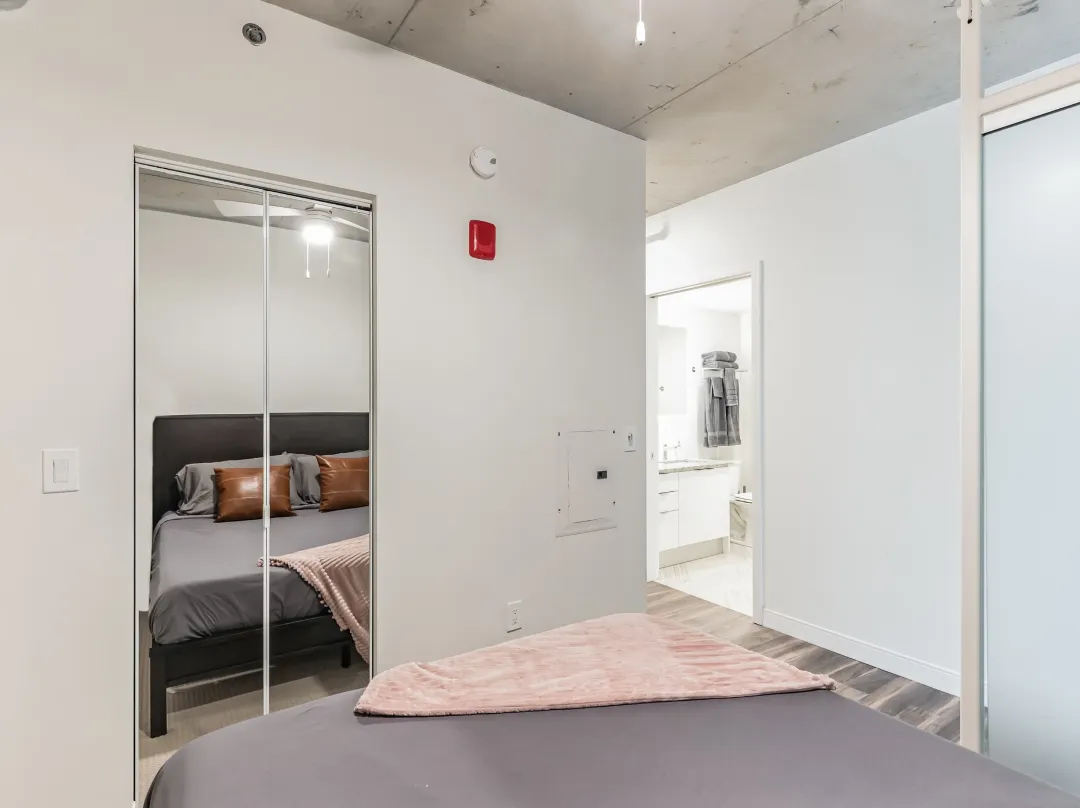 Stylish Rooftop Club Room And Sauna - Elegant Downtown Escape - Cleveland, OH