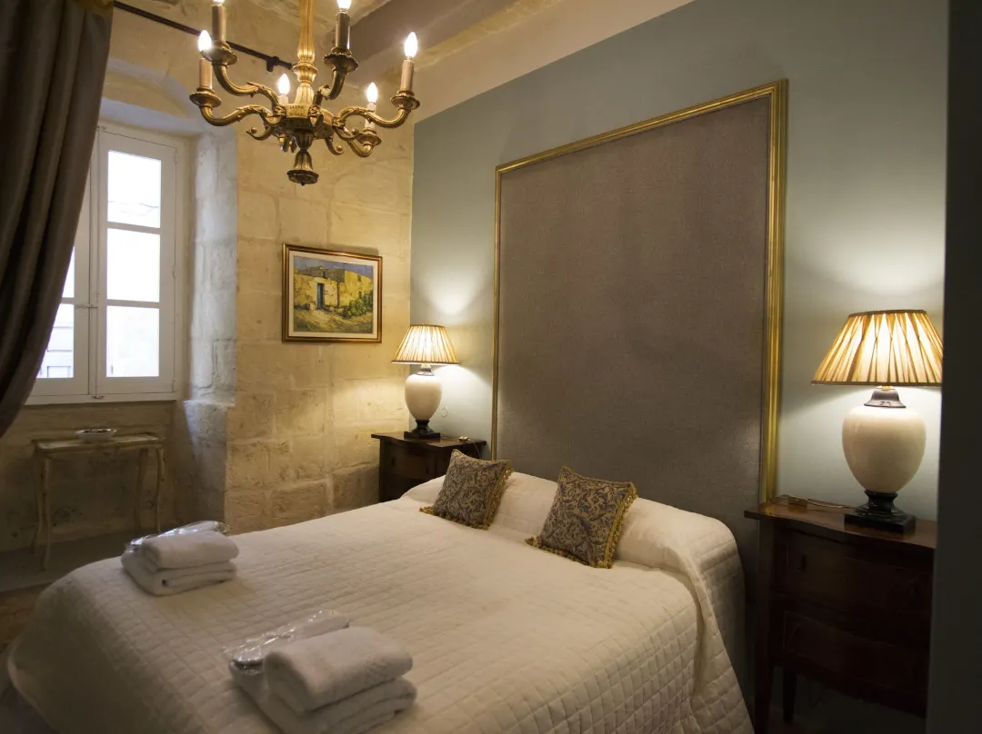 Sally Port Suites - Malta