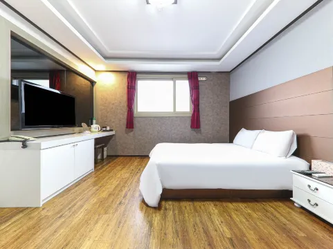 Jeju Pool House - Jeju