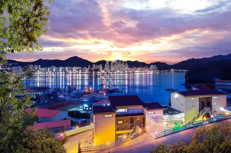 Dalbicae Kijeuseupa - Tongyeong-si