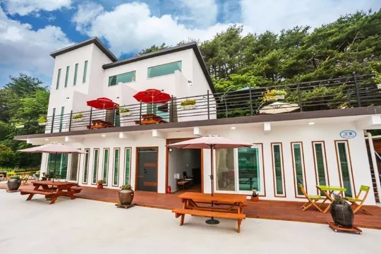 Gangneung Geukkot Pension - Gangneung-si