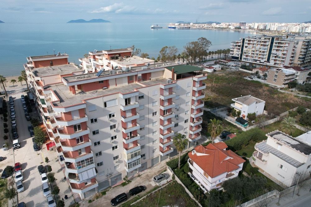 Family Residence - Vlorë