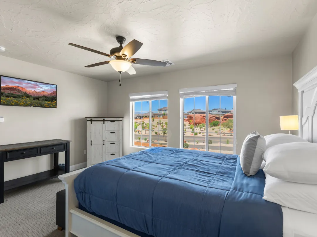 Grill And Community Pool With Outdoor Patio - Stunning Oasis - Washington, UT