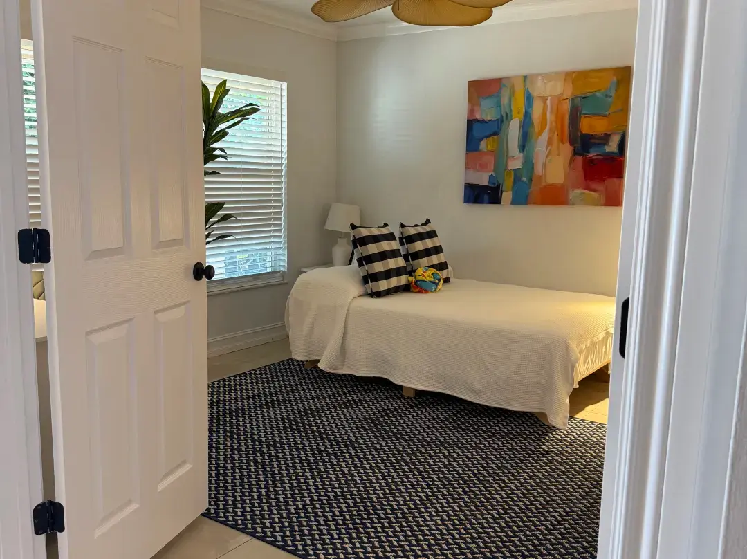 Charming Coastal Escape With Sunroom And Cozy Ambiance - Delightful Retreat - Bonita Springs, FL