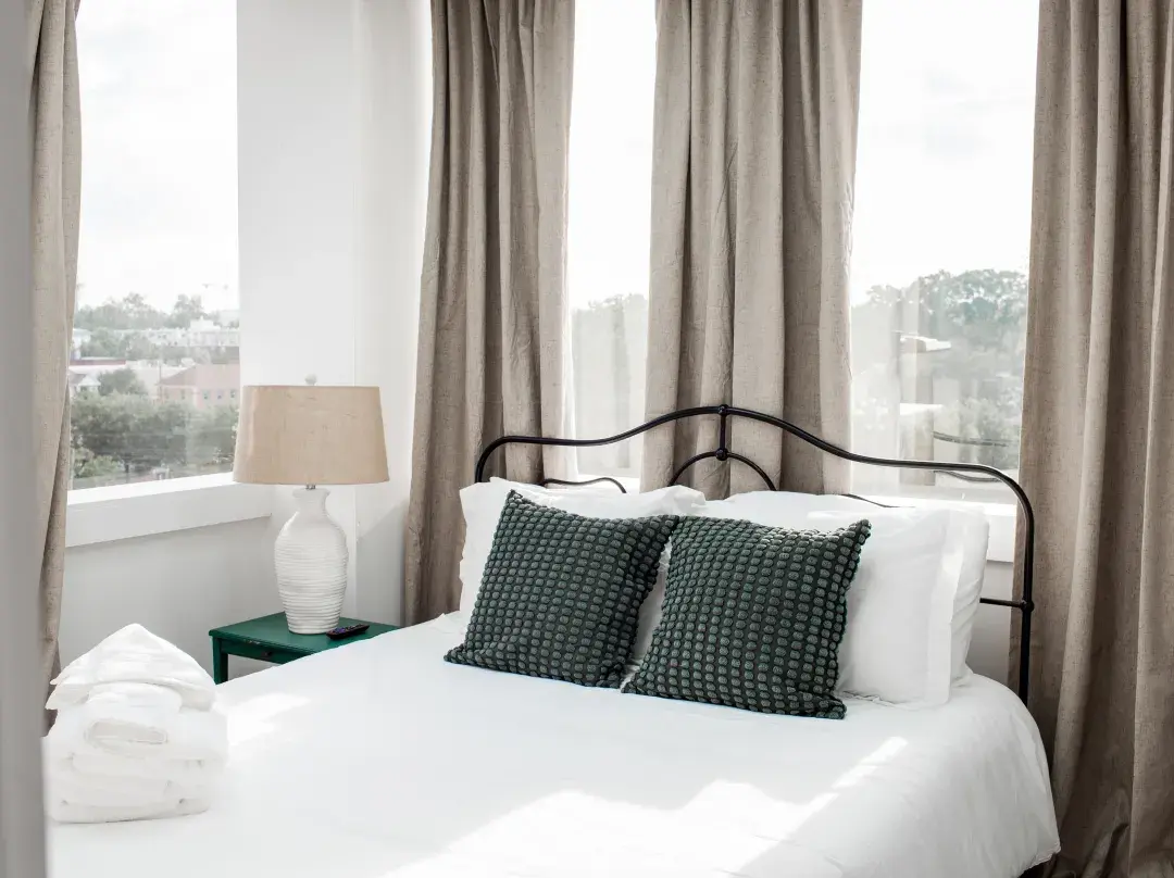 Stunning Capitol Views And Modern Amenities - Elegant Downtown Retreat - Montgomery, AL