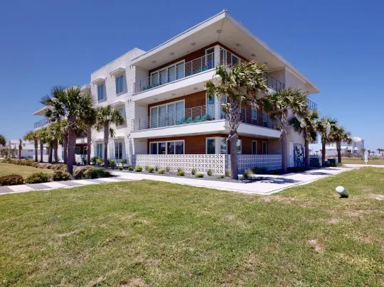 Sbp105 Resort Style Pools, Boardwalk To The Beach - Corpus Christi, TX