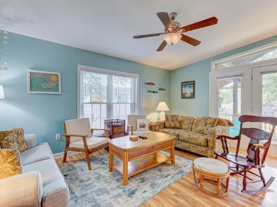 Covered Front Porch And Smart Appliances - Cozy Coastal Retreat - Carolina Beach, NC