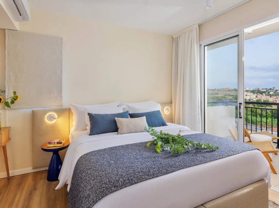 Wellclub Resort - Wellness & Seaview Suites - Paphos