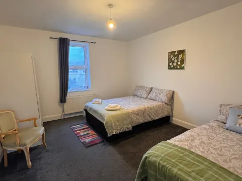 Nextdoor Stays Morden - London