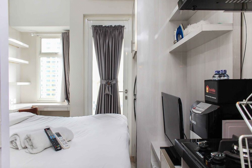 Nice And Cozy Studio Apartment At Springlake Summarecon Bekasi - Bekasi