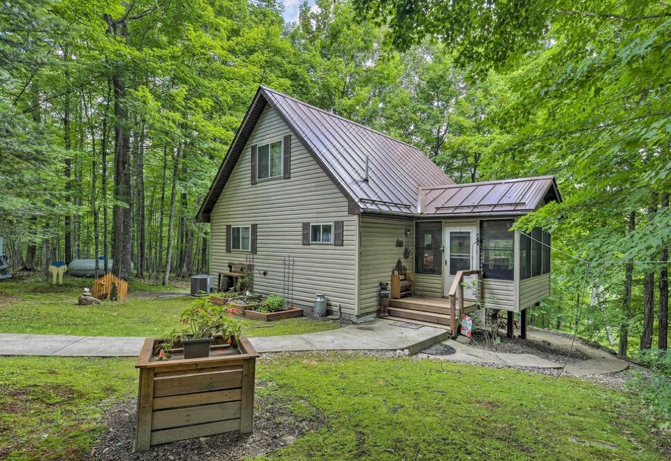 Cozy Cabin on 10 Acres, Walk to Chippewa River!,Weirgor - Updated 2024 ...