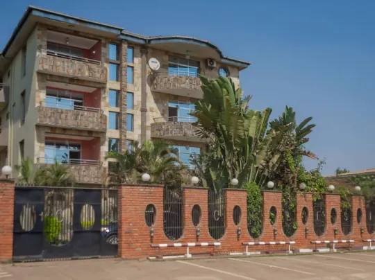 Grande Chambre D'hôtel Et Petit-déjeuner Gratuit - Lubumbashi