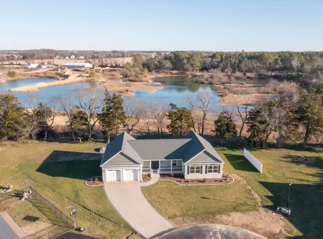 Hot Tub, Indoor Batting Cage And Pool Table - Charming Year-round Retreat - Lewes, DE
