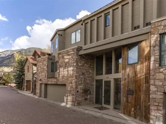 Gourmet Kitchen And Cozy Fireplaces - Stunning Mountain Sanctuary - Telluride, CO