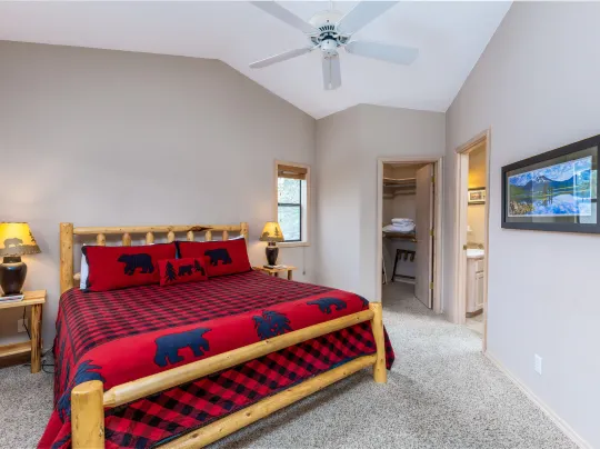 Cozy Wood Fireplace And Private Hot Tub - Inviting Retreat - サンリヴァー, OR