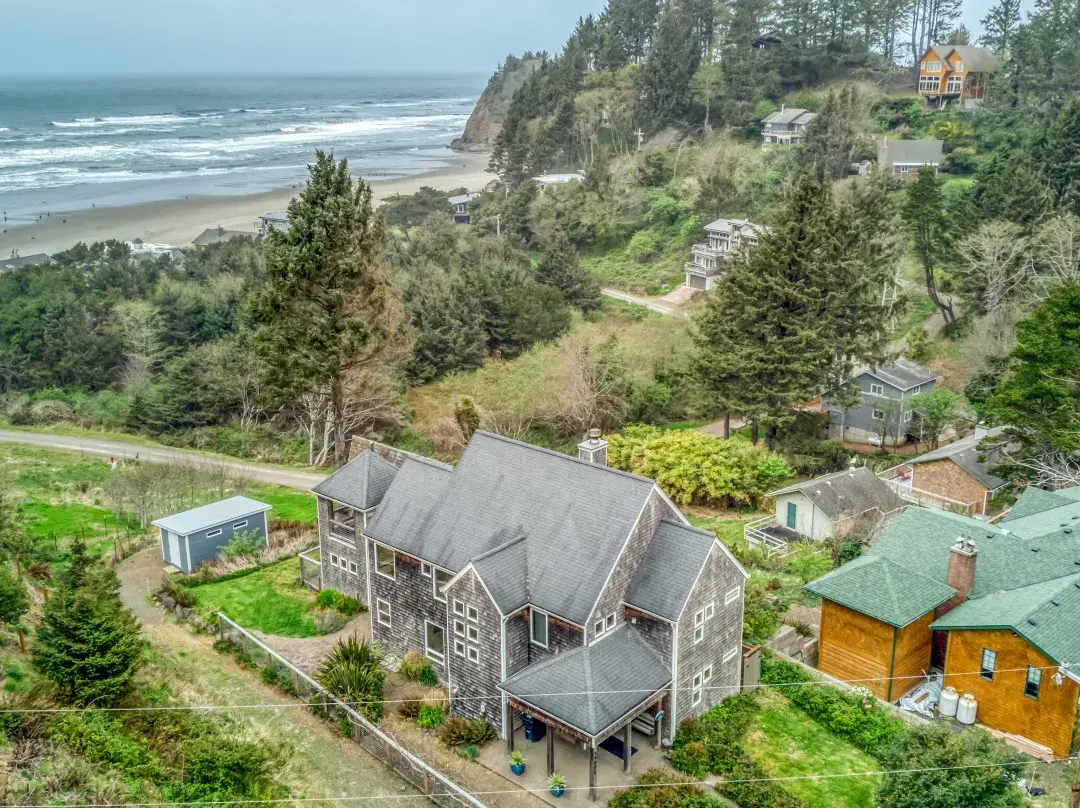 Spectacular Ocean Views And Game Room - Charming Beach Retreat - Neskowin, OR