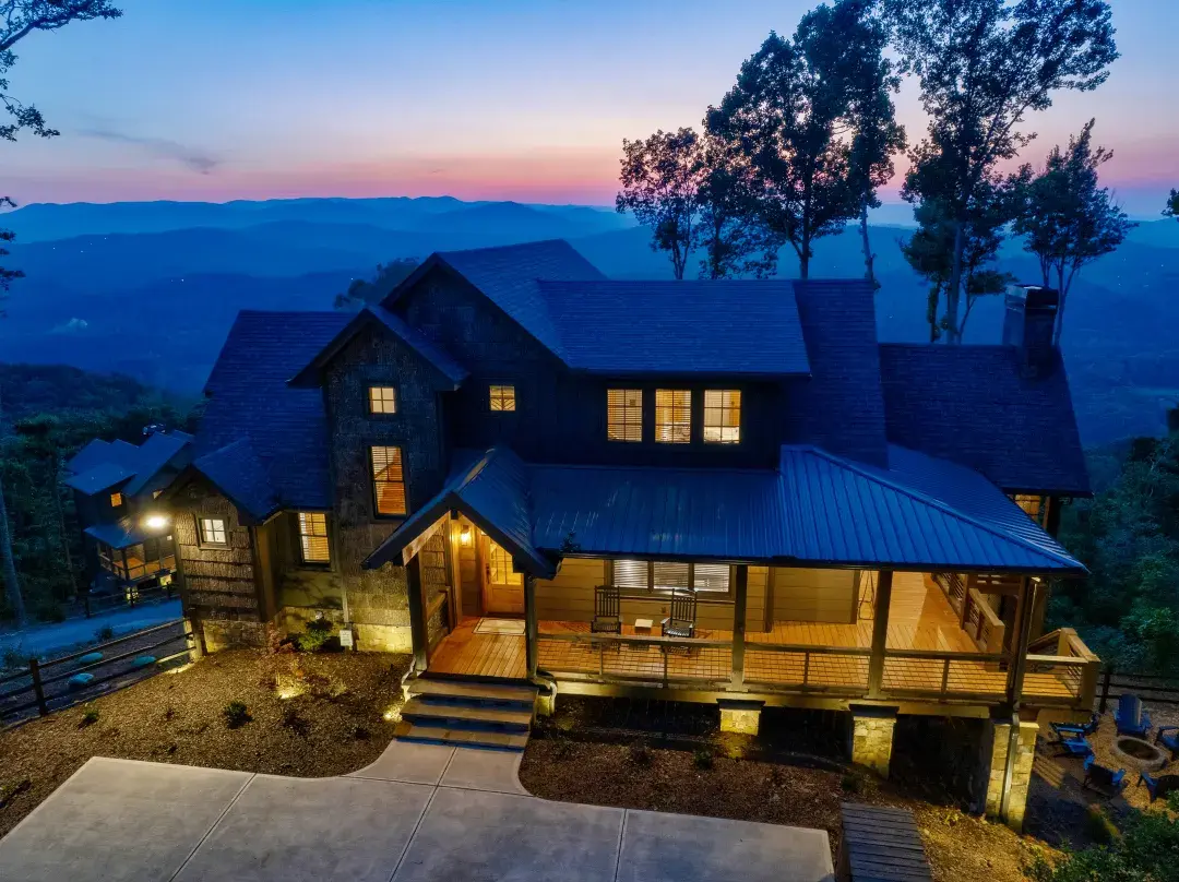 Modern Cabin With Game Room And Hot Tub - Stunning Mountain Retreat - Blue Ridge, GA