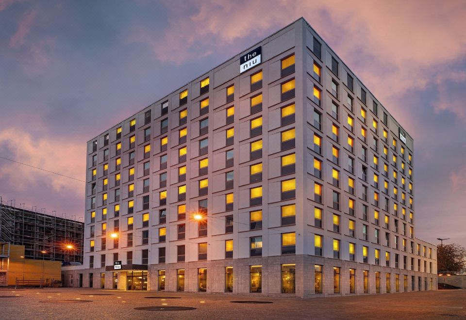 Holiday Inn - the niu, RIDGE HALLE CENTRAL STATION by IHG (Halle), Giá ...