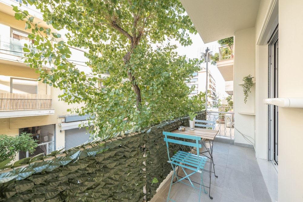 Athens Bright Suite By Cloudkeys - Athens