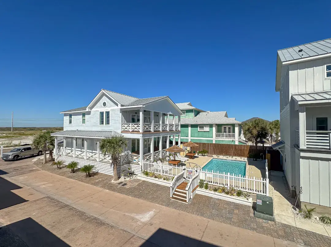 Shared Pool, Golf Cart Included, Pet Friendly - Port Aransas