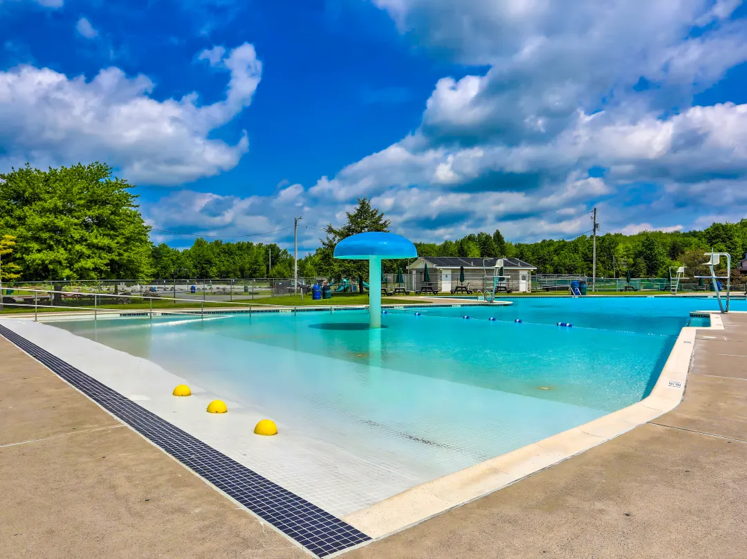 Spacious Lakefront Retreat With Modern Comforts - Stylish Oasis - Pocono