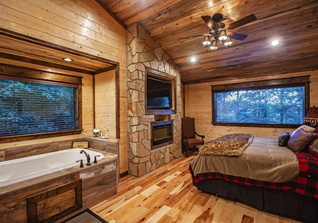 Luxurious Mountain Spa Retreat - High-end Bar Area - Broken Bow, OK