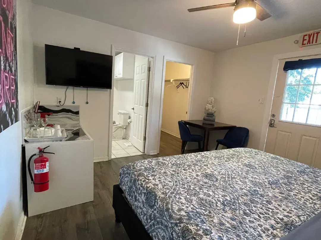 Private Entrance And Tiled Shower Retreat - Charming Oasis - St. Augustine, FL