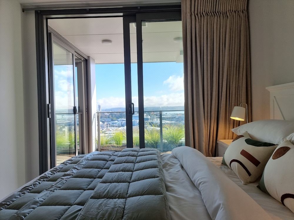 Luxe Apt W Harbour-sunset Views -Parking - Auckland