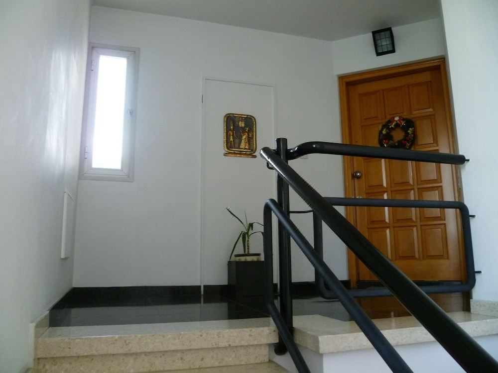 Room In Guest Room - Datacom House - The Sky Blue Room - Nicosia