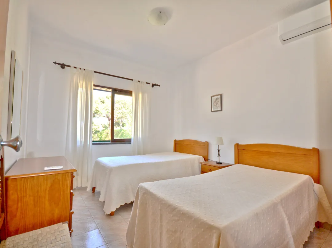 Close To Beaches And All Amenities, Private Pool, Free Ac And Wifi - Quarteira