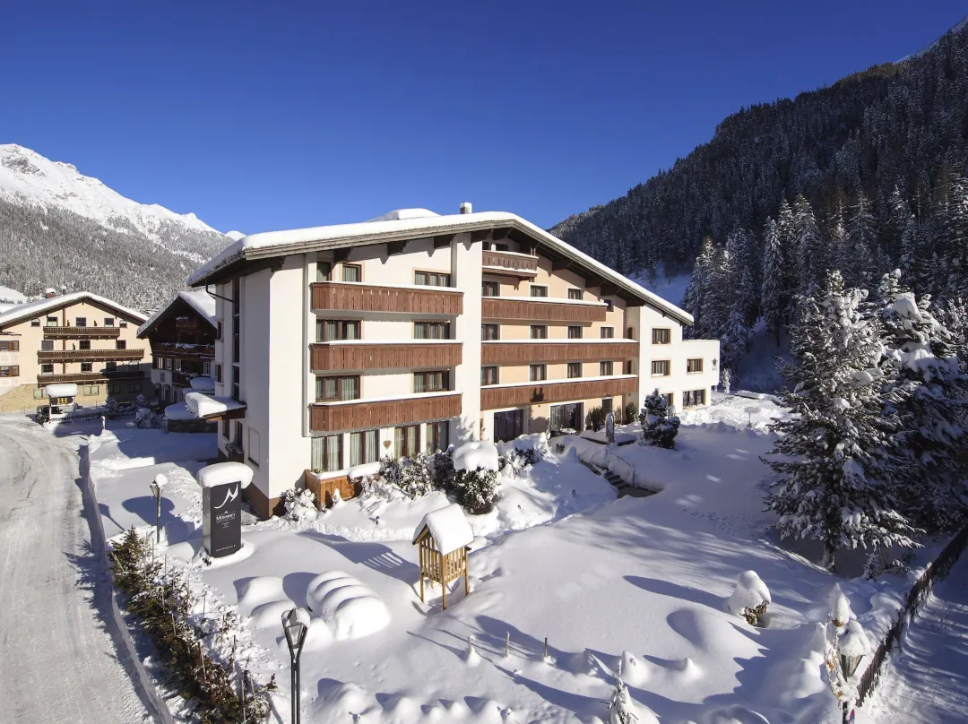 "Quality Hosts Arlberg Hotel Garni Mössmer" - Saint Anton am Arlberg