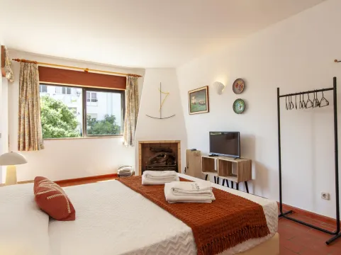 N 02 - Bedroom 2 In Amaro Sight Guesthouse - Lagos