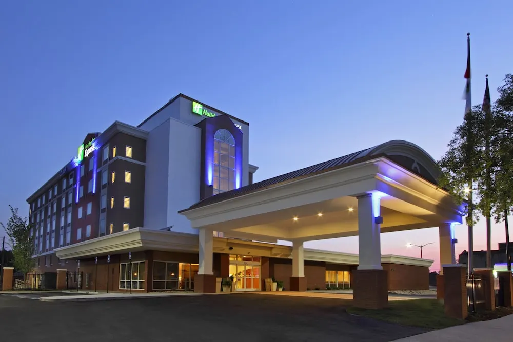 Holiday Inn Express & Suites Linden - Newark South By Ihg - Staten Island, NY