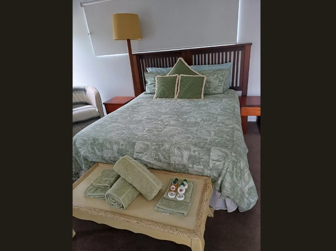 Cozy Room With Separate Entrance And Ensuit Bathroom - Atherton