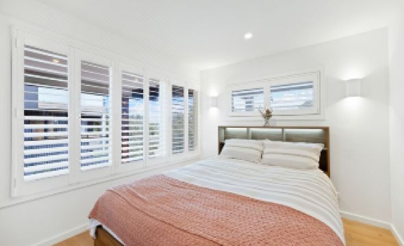 Modern Contemporary Beach House in Sorrento with Heated Infinity Pool ...