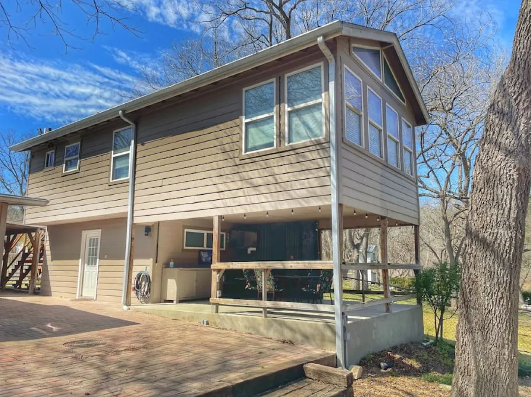 Scenic Deck And River Access - Charming Getaway Oasis - Canyon Lake, TX